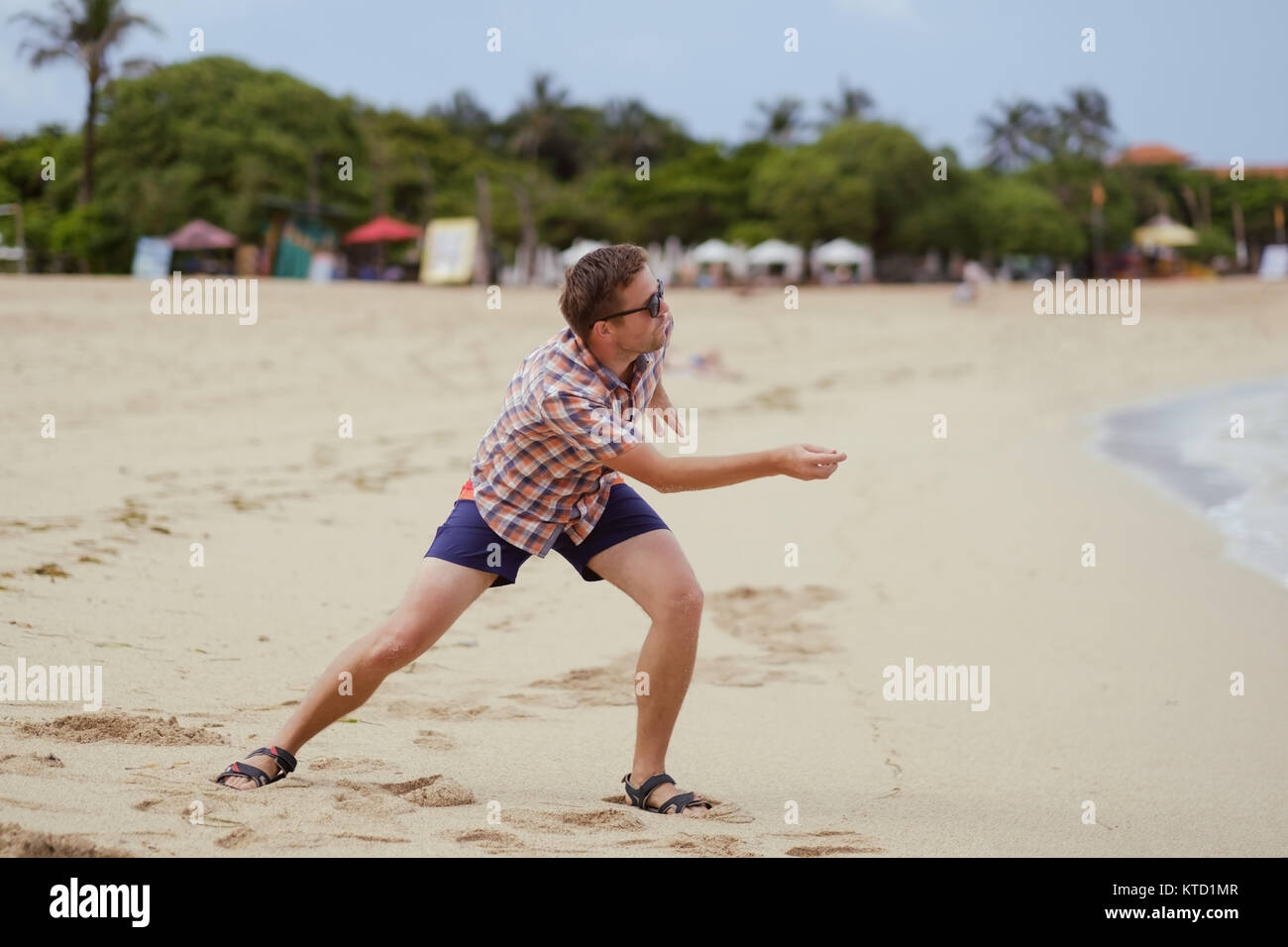Throw stone at beach hi-res stock photography and images - Alamy