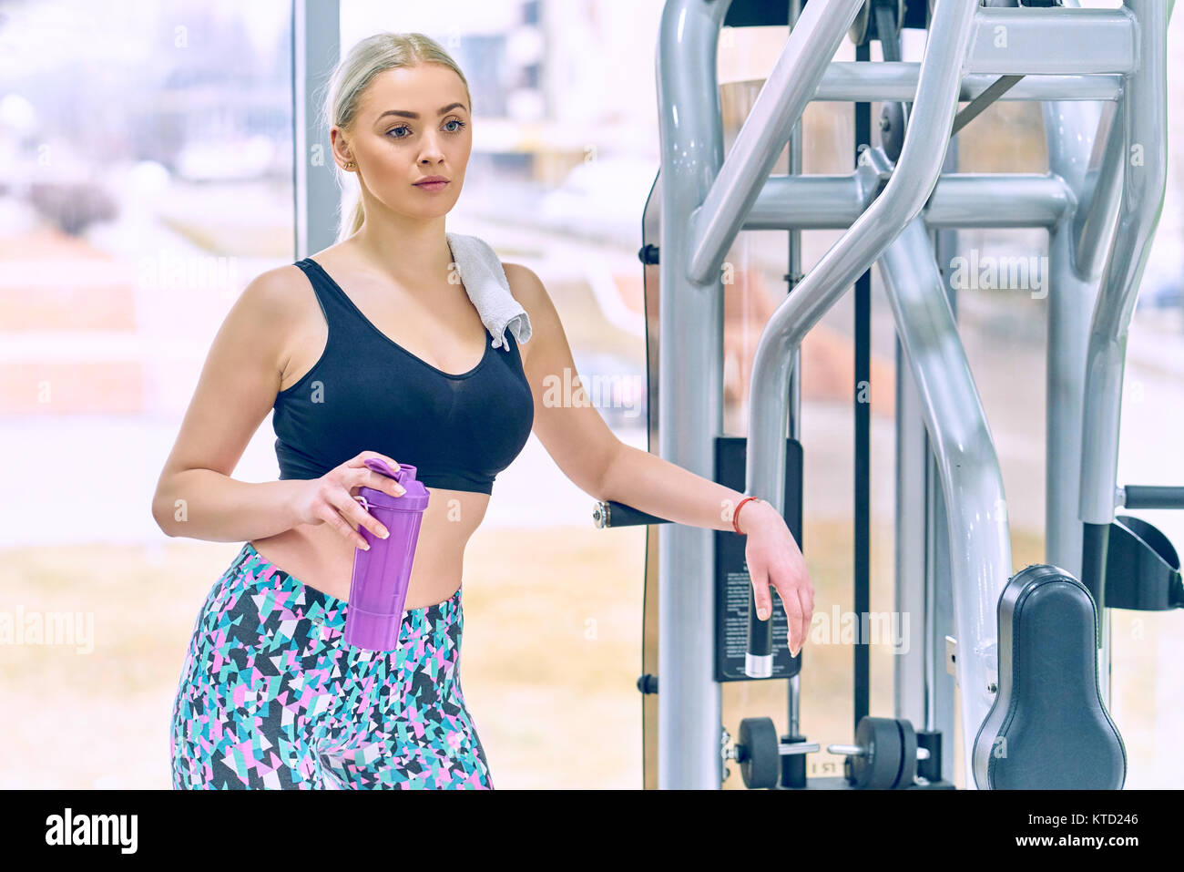 Professional bodybuilding athlete relax after exhausting training ...