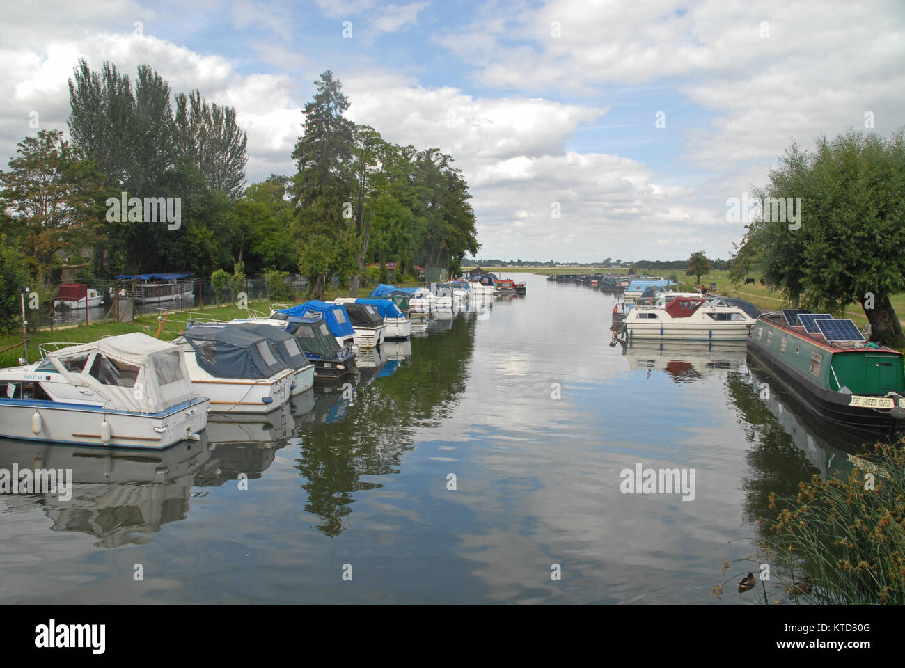 Oxford, United Kingdom - August 16, 2015: Boats on River Thames at Port ...