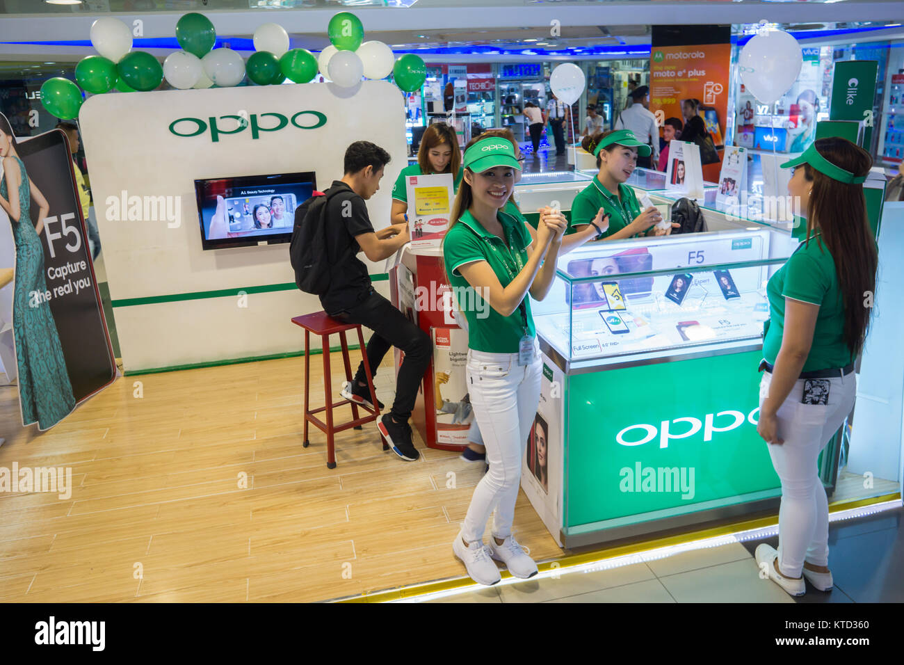 Oppo phones hi-res stock photography and images - Alamy