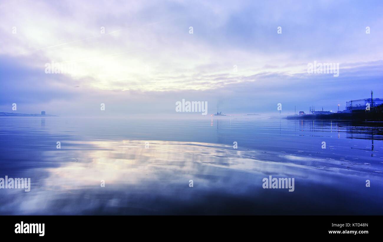 Liverpool scene mist hi-res stock photography and images - Alamy