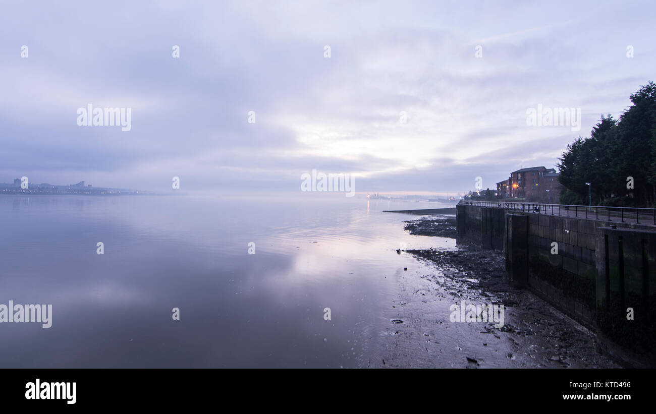 Liverpool scene mist hi-res stock photography and images - Alamy
