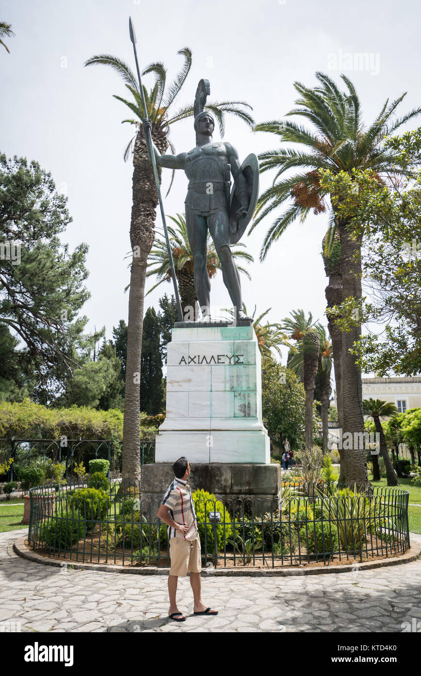 A statue on a tropical beach Stock Photo - Alamy