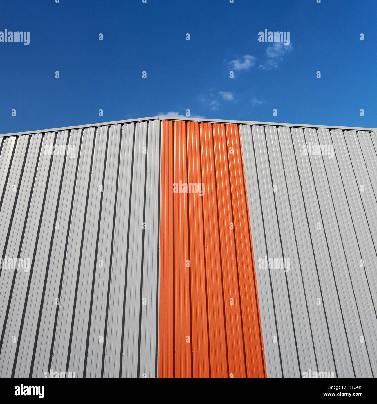 Modern warehouse building hi-res stock photography and images - Alamy