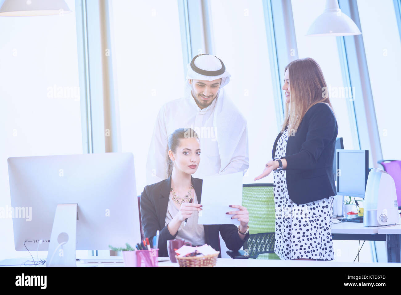 Saudi businessmen hi-res stock photography and images - Alamy