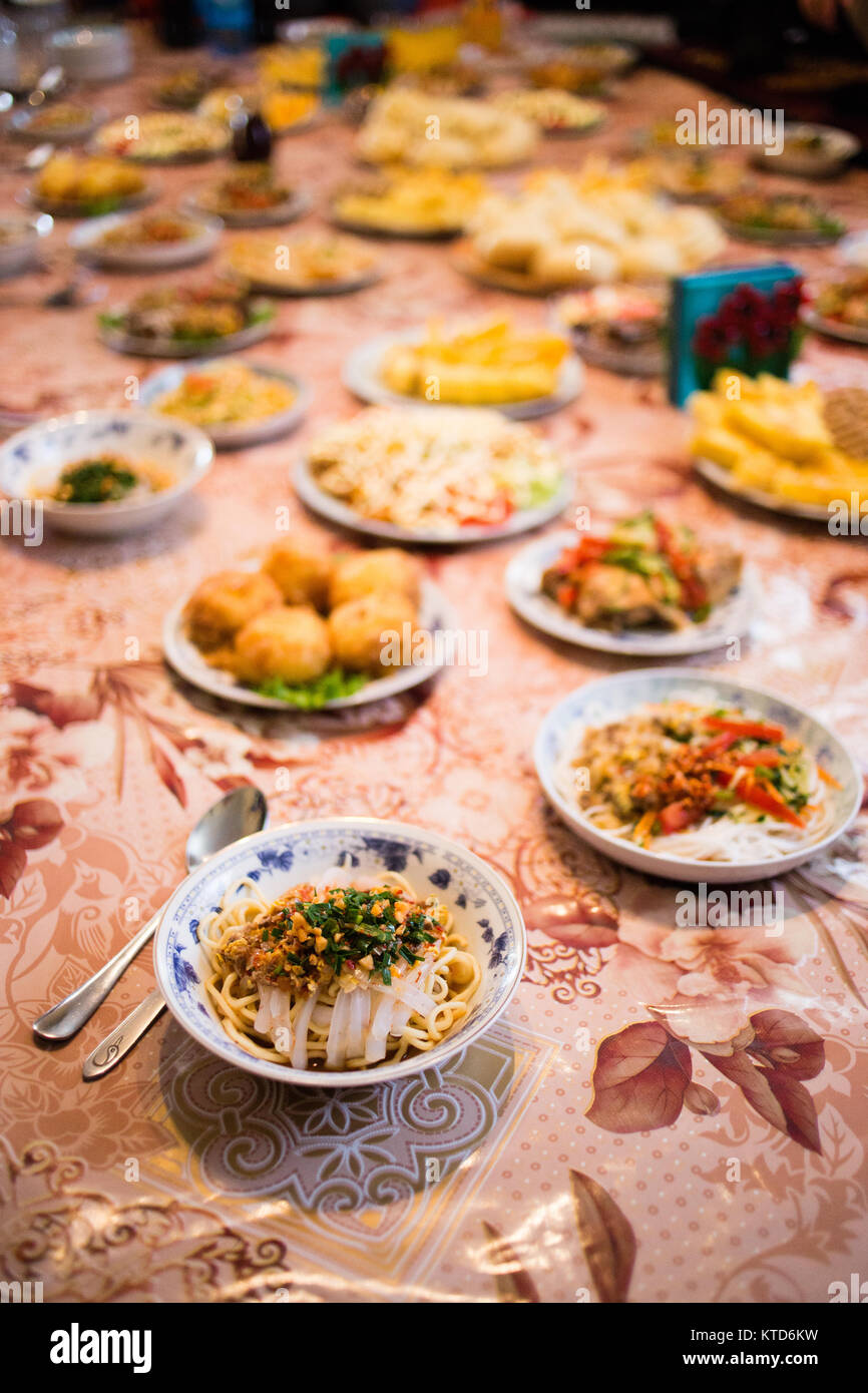 Chinese family meal hi-res stock photography and images - Alamy