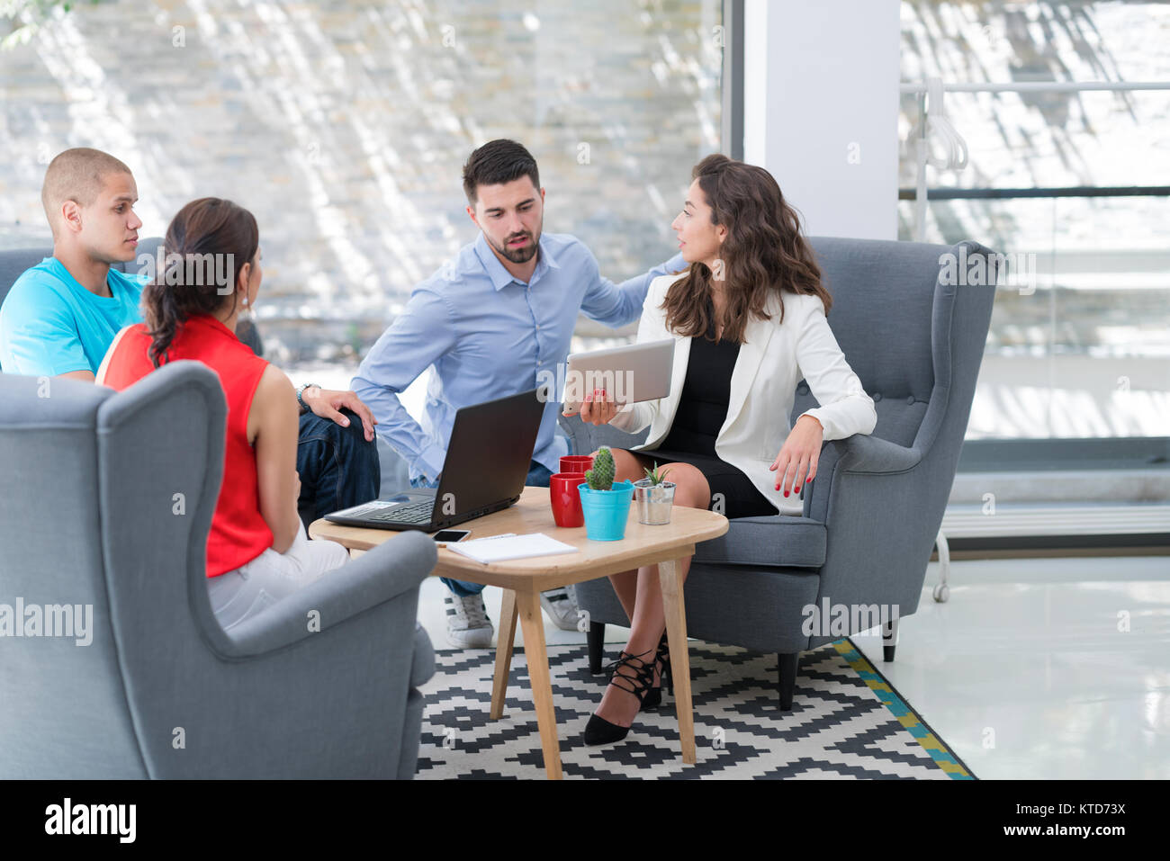 Photo young businessmans crew working with new startup project in ...