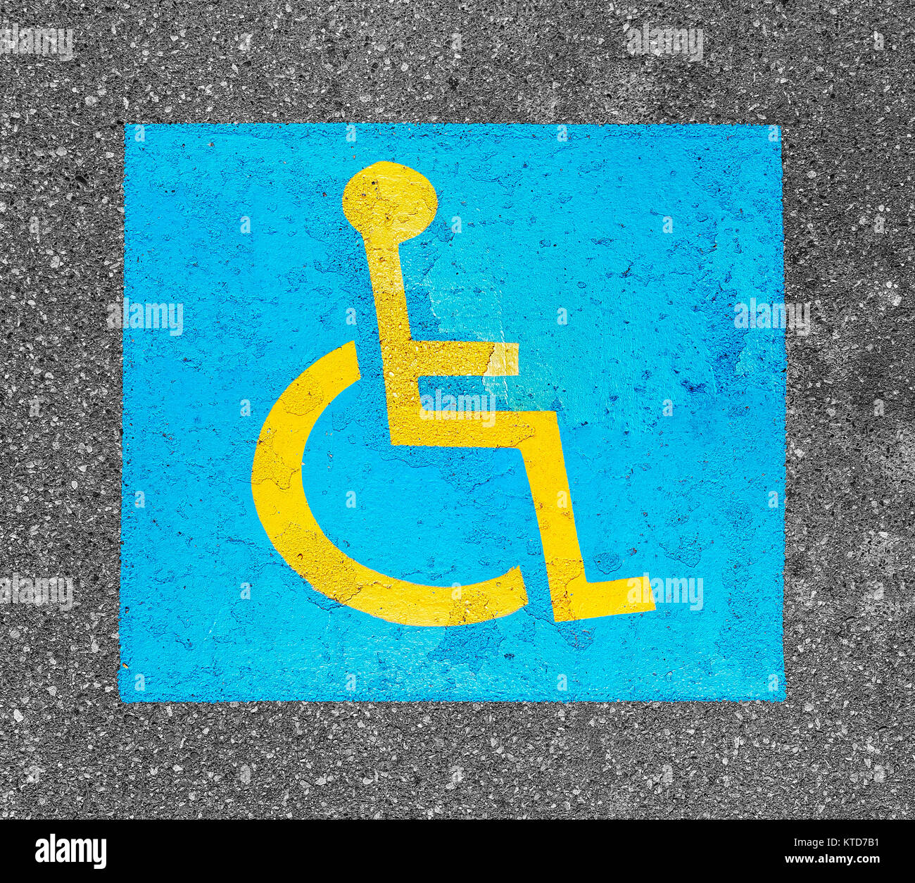 Handicapped parking sign paint on asphalt Stock Photo - Alamy