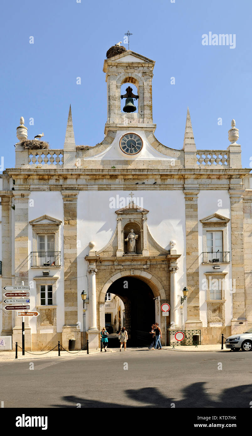 Arco da vila. Historic old town of Faro, Portugal Stock Photo - Alamy