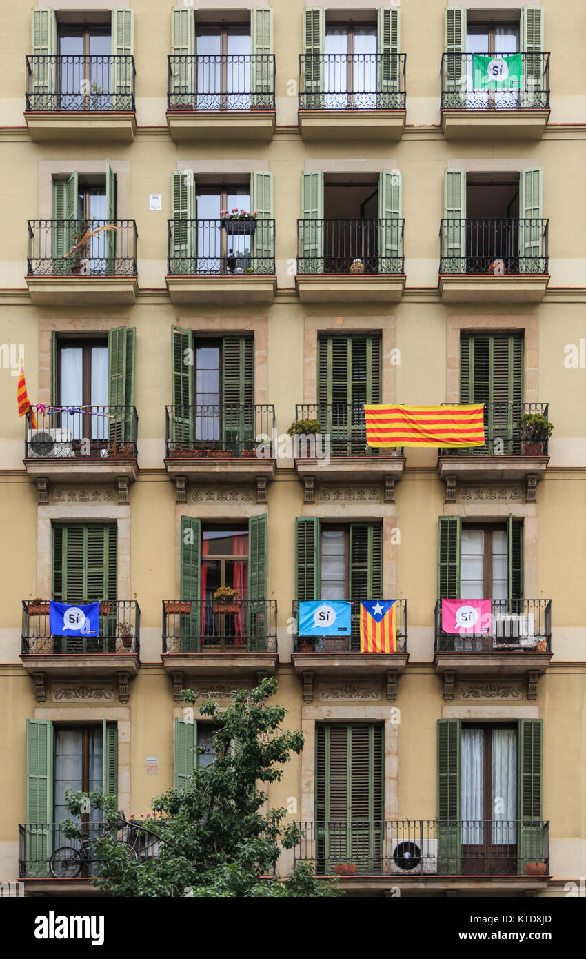 Flags and Signs of the Catalan Independence Movement Stock Photo - Alamy