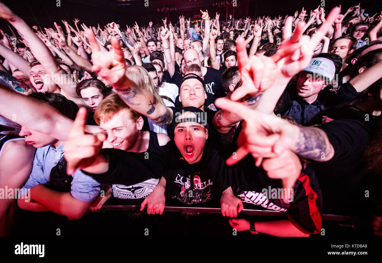 Glam rock fans hi-res stock photography and images - Alamy