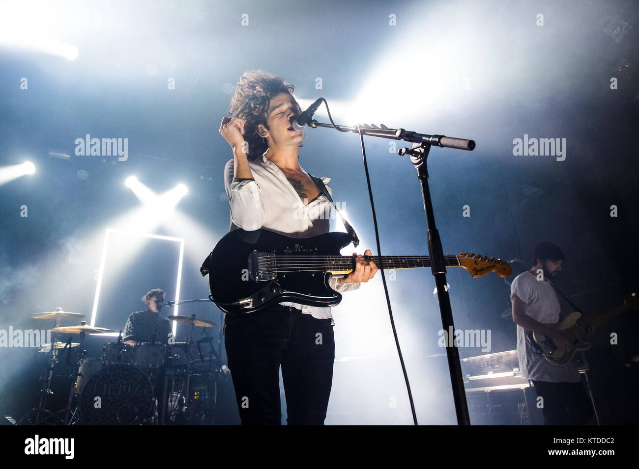 1975 band matt healy hi-res stock photography and images - Alamy