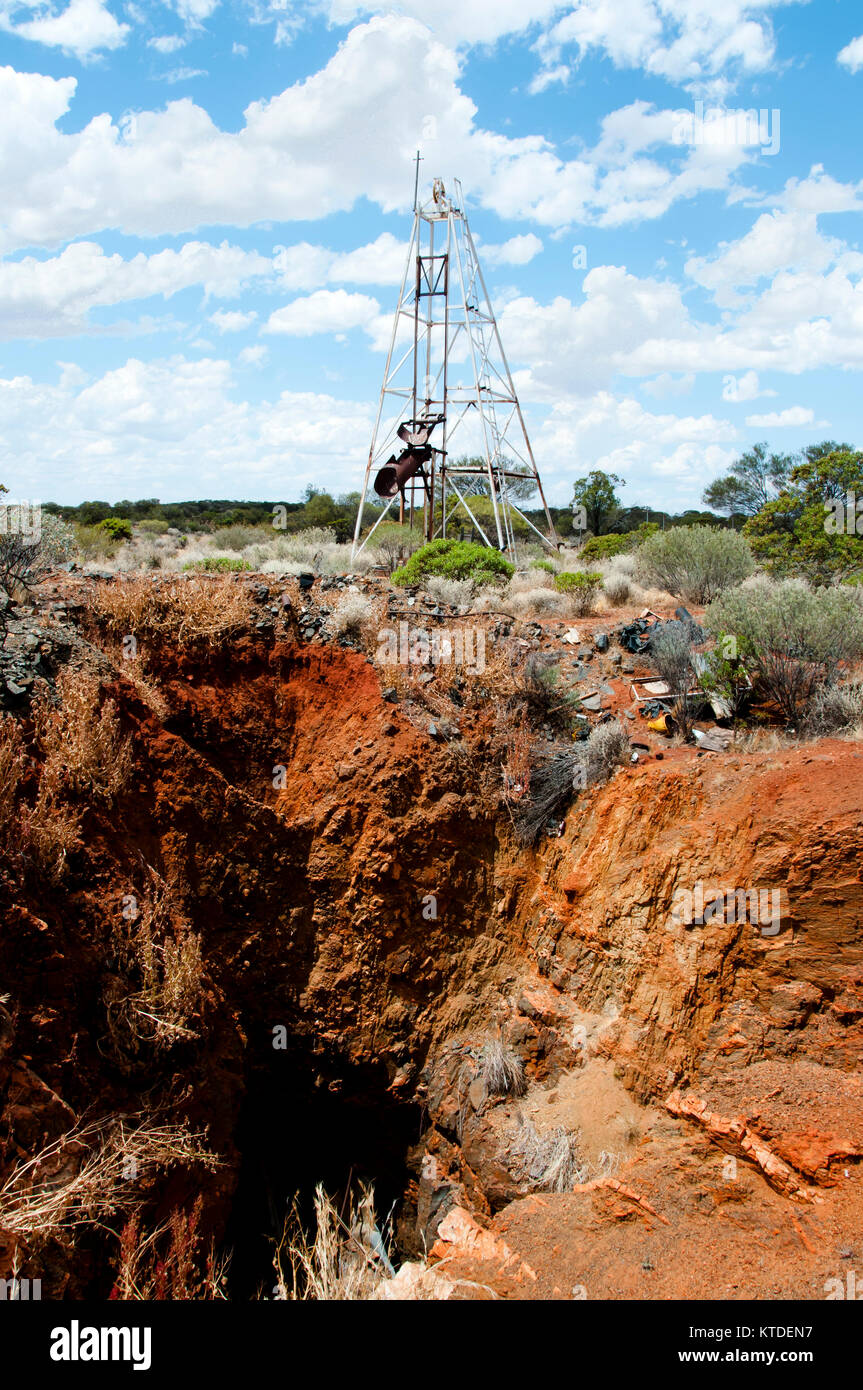 Abandoned old gold rush hi-res stock photography and images - Alamy