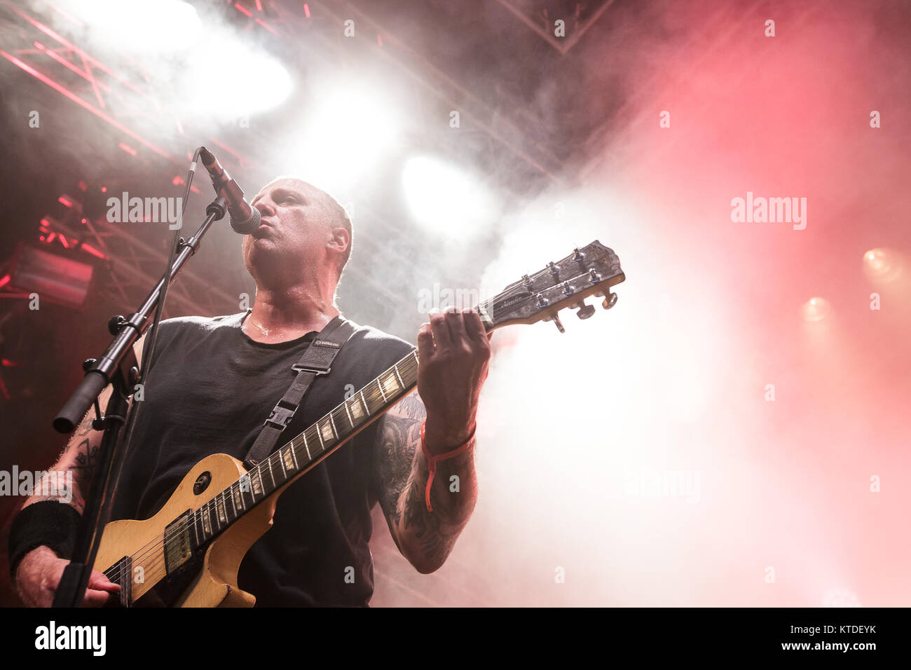 Avant garde metal music hi-res stock photography and images - Alamy