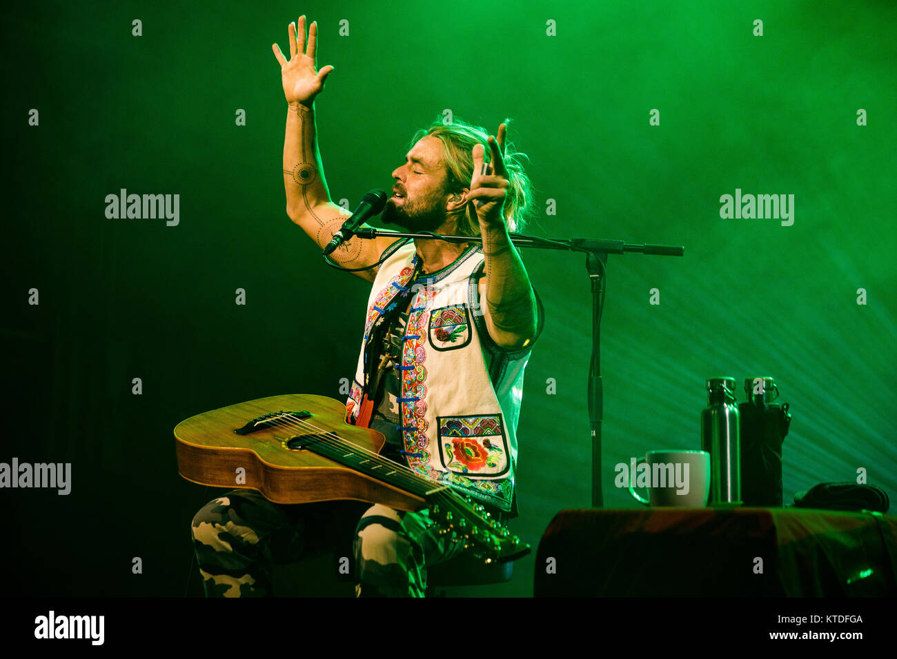 Xavier rudd show hi-res stock photography and images - Alamy