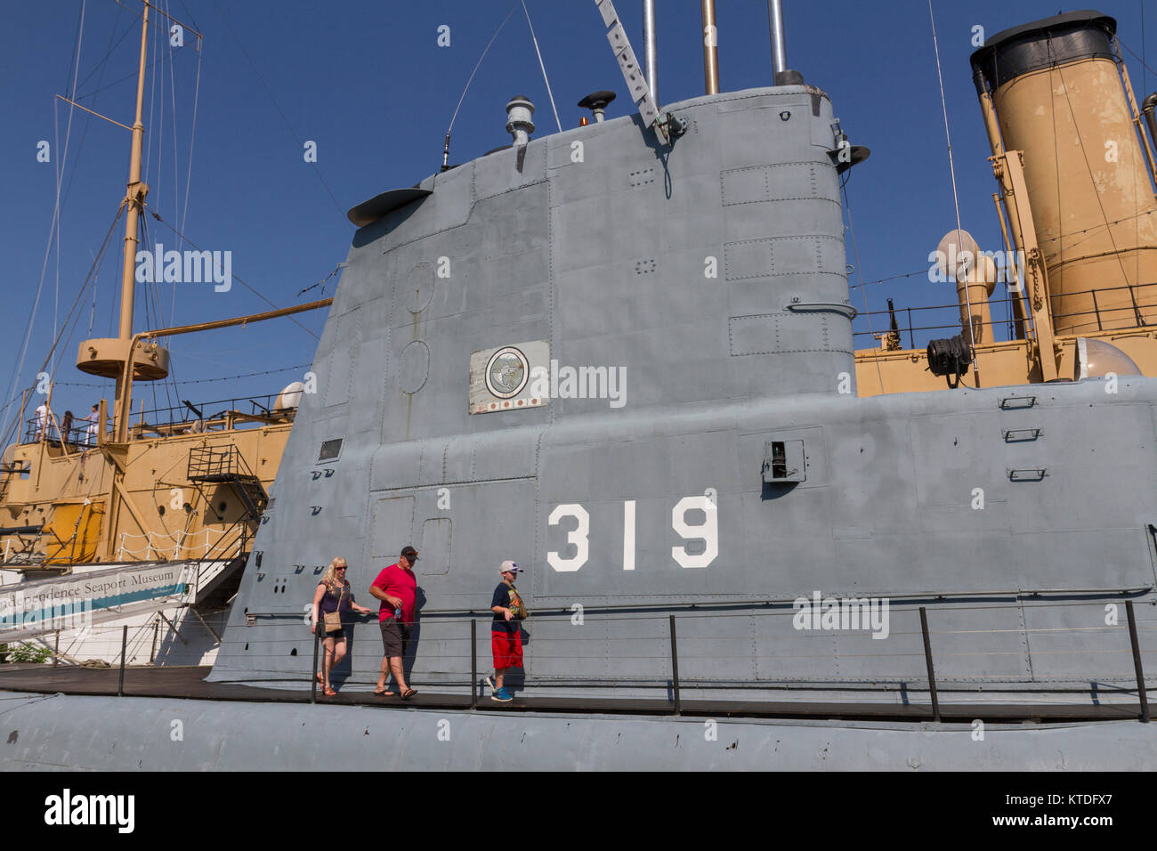 The USS Becuna (SS/AGSS-319), a Balao-class submarine, Penns Landing ...