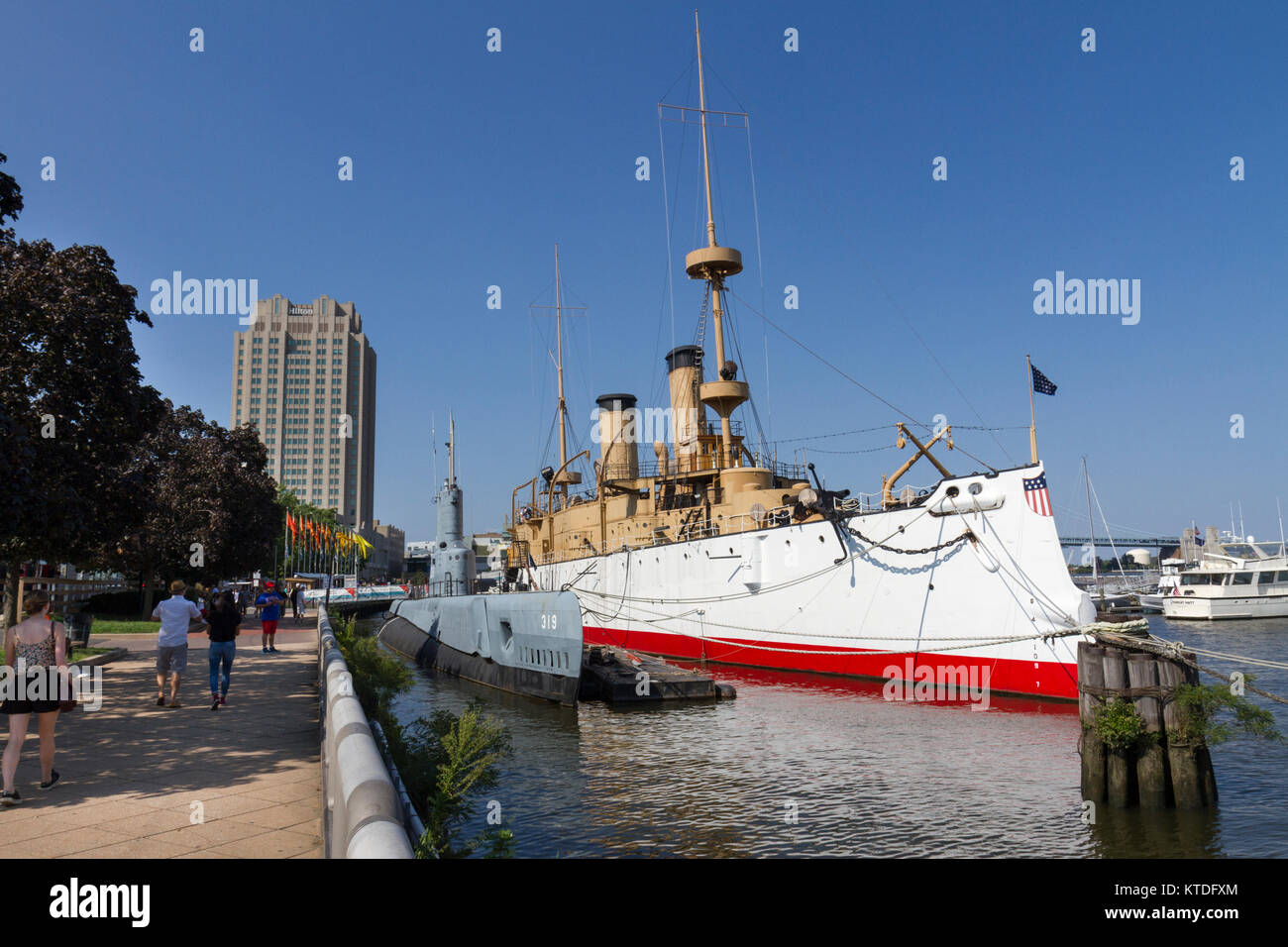 The Olympia Cruiser and the USS Becuna (SS/AGSS-319), a Balao-class ...