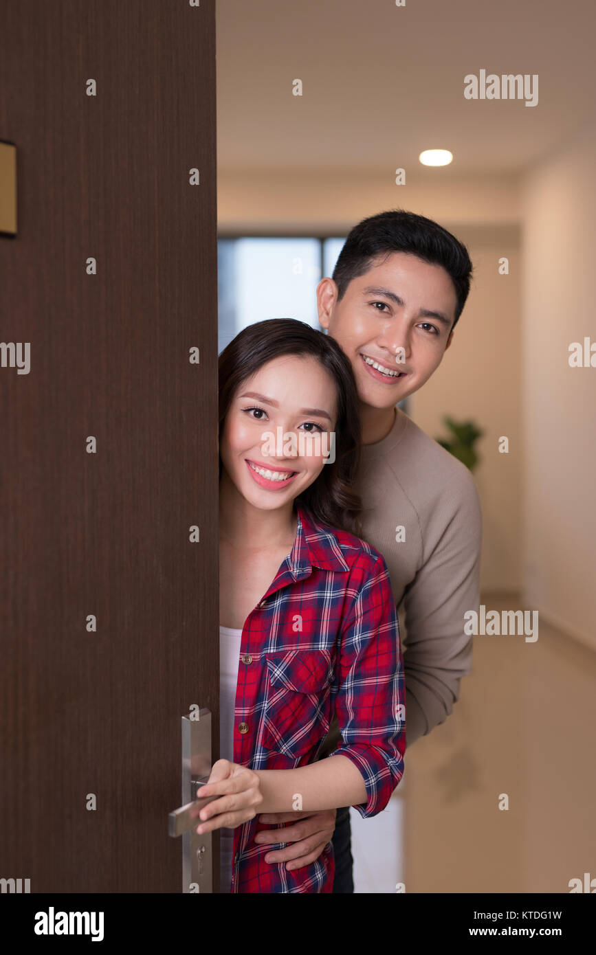 New home couple front door hi-res stock photography and images - Alamy
