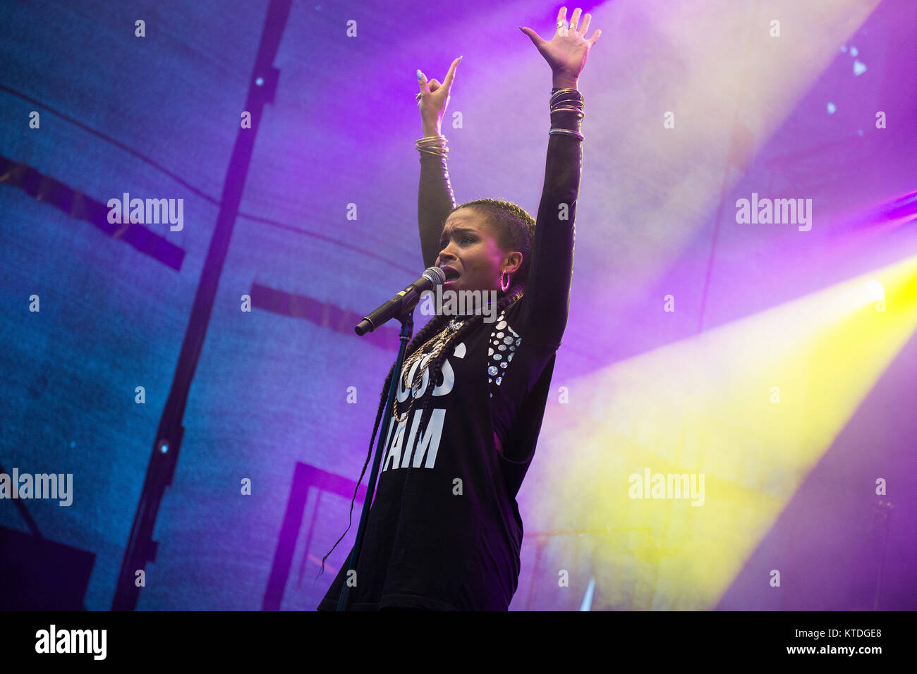 Nabiha singer hi-res stock photography and images - Alamy