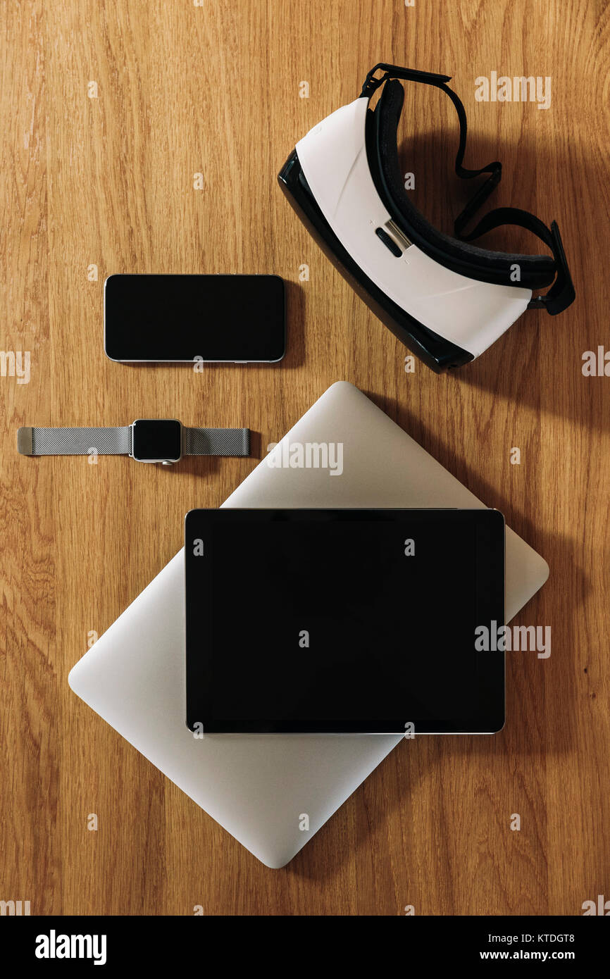 Smartphone, smartwatch, tablet, laptop and Virtual Reality Glasses on ...