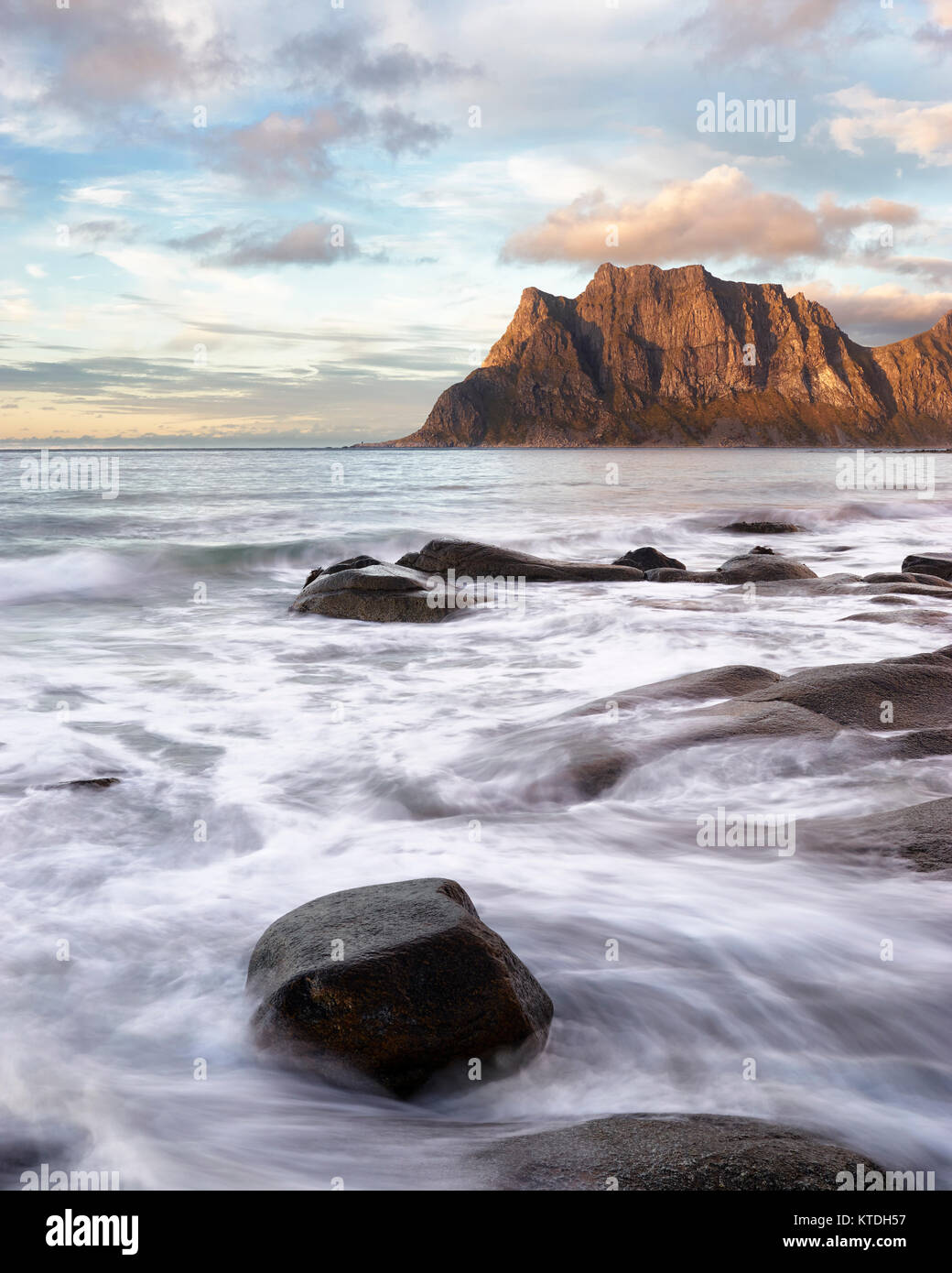 Utakleiv beach, Vestvagoy, Lofoten, Nordland, Norway Stock Photo - Alamy