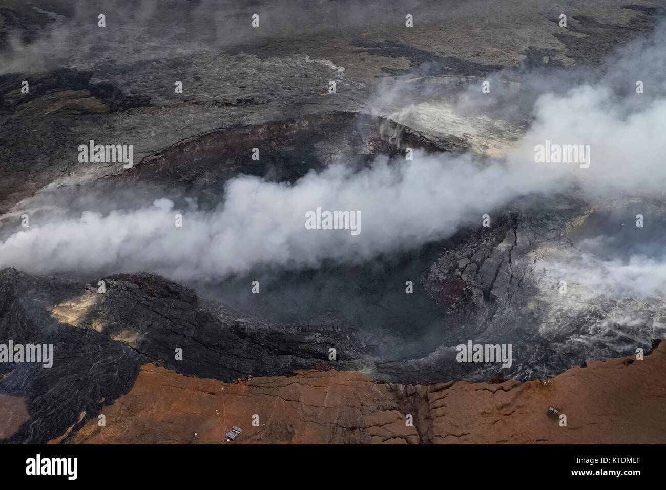Aerial view of hawaii volcanoes national park hi-res stock photography ...