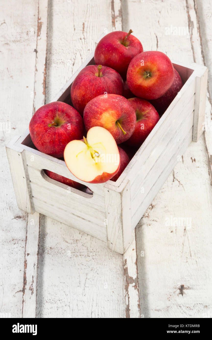 Half box of apples hi-res stock photography and images - Alamy