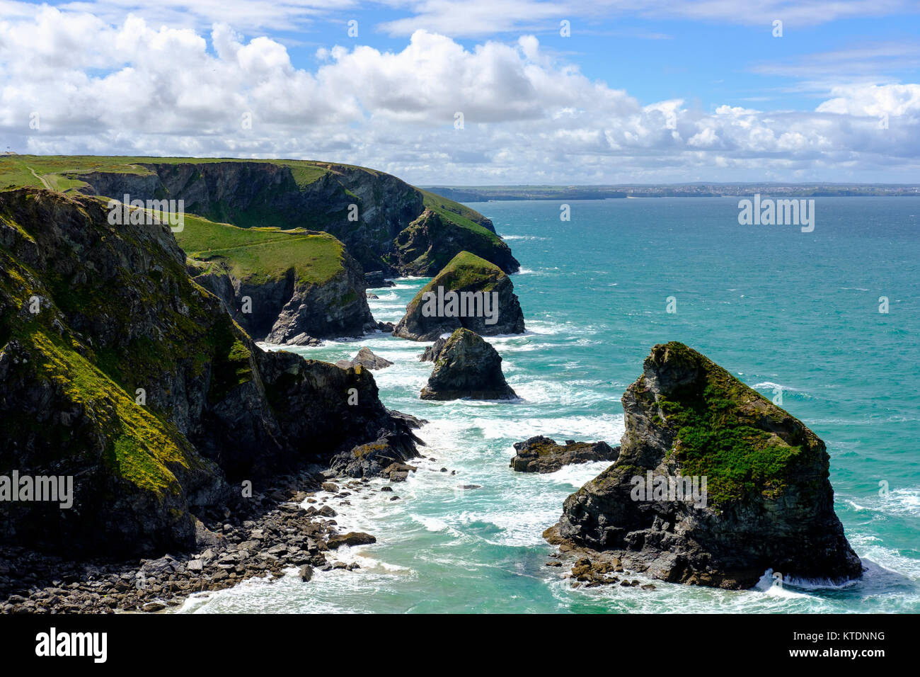 Great Britain, England, Cornwall, near Newquay, Bedruthan Steps, rocky ...