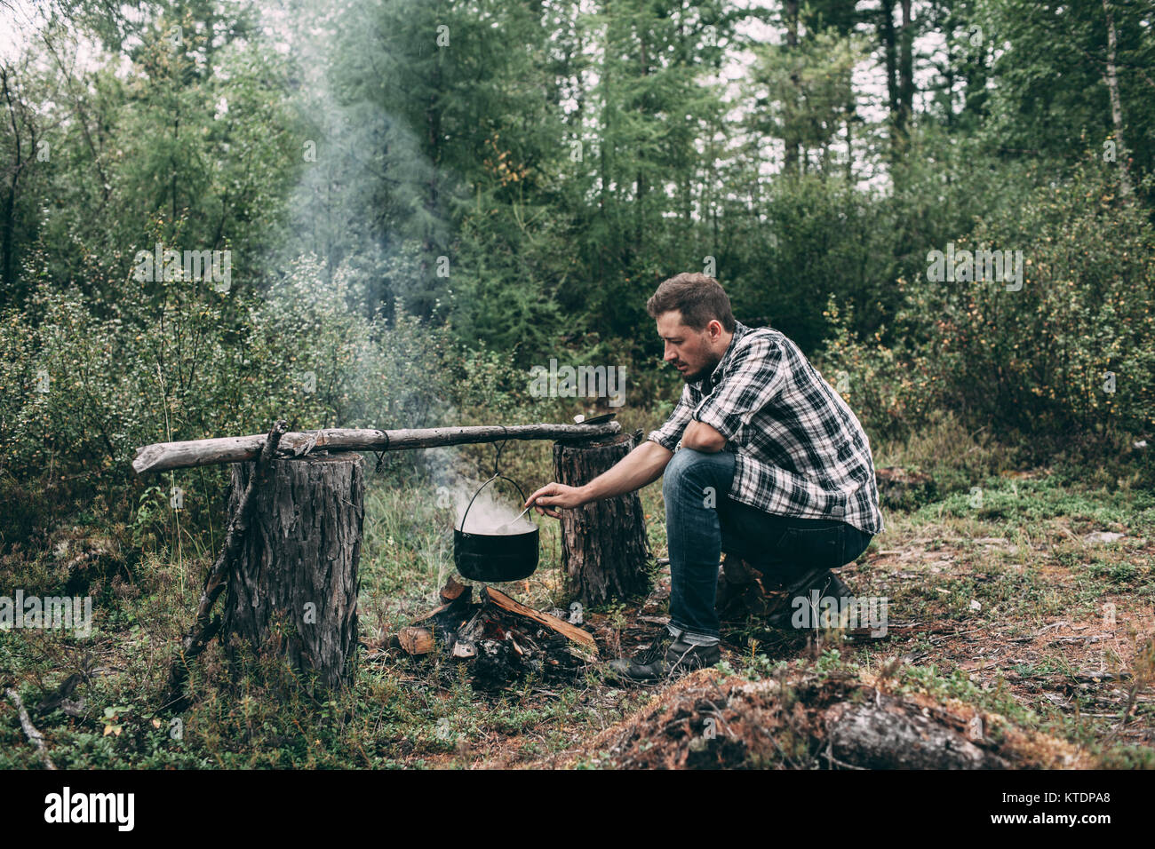 Cauldron cooking hi-res stock photography and images - Alamy