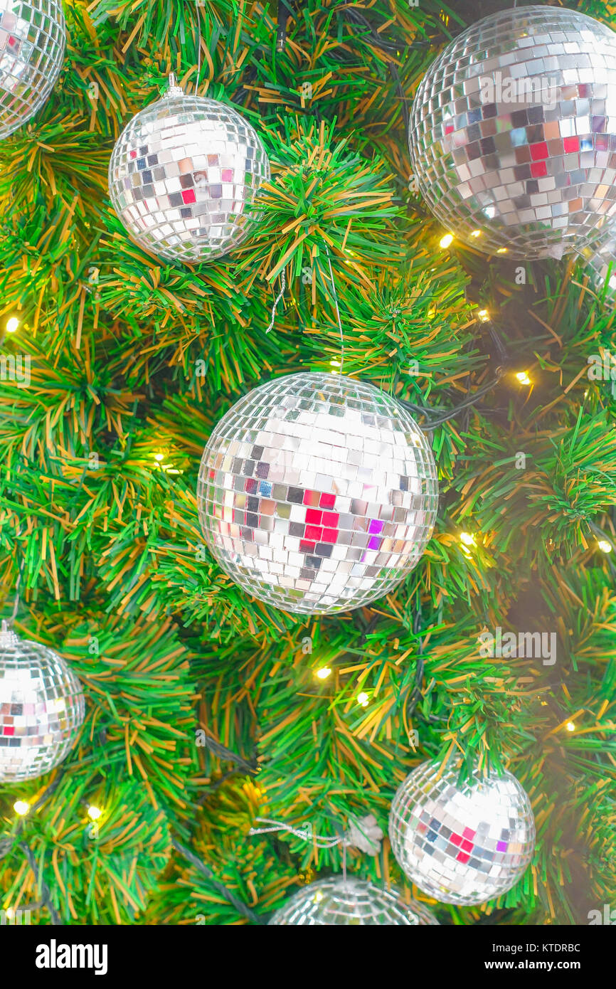 Close up christmas tree ans balls background Stock Photo - Alamy
