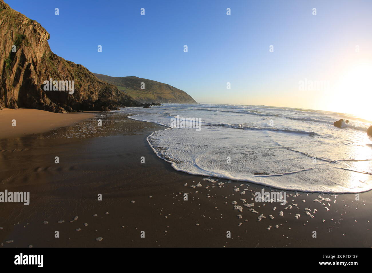 Sandy shoreline in Ireland Coastal Stock Photo - Alamy