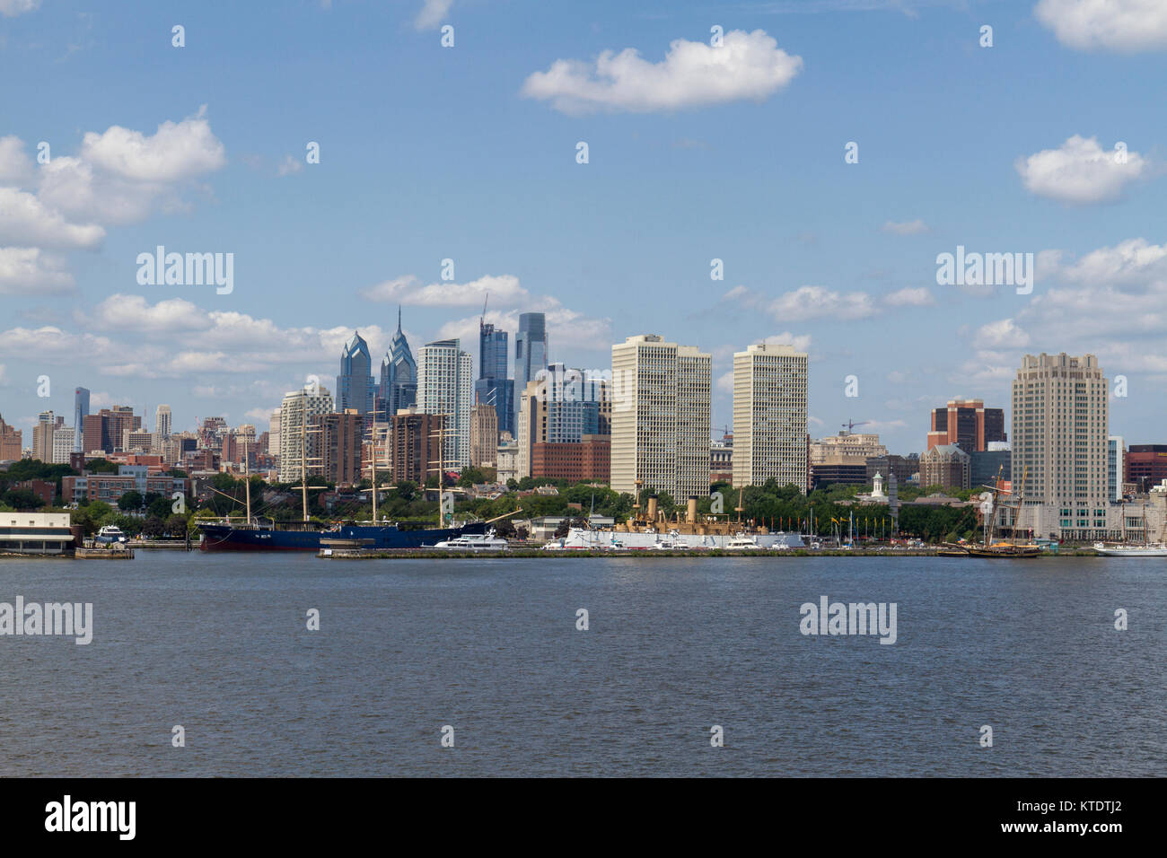 Downtown philadelphia hi-res stock photography and images - Alamy