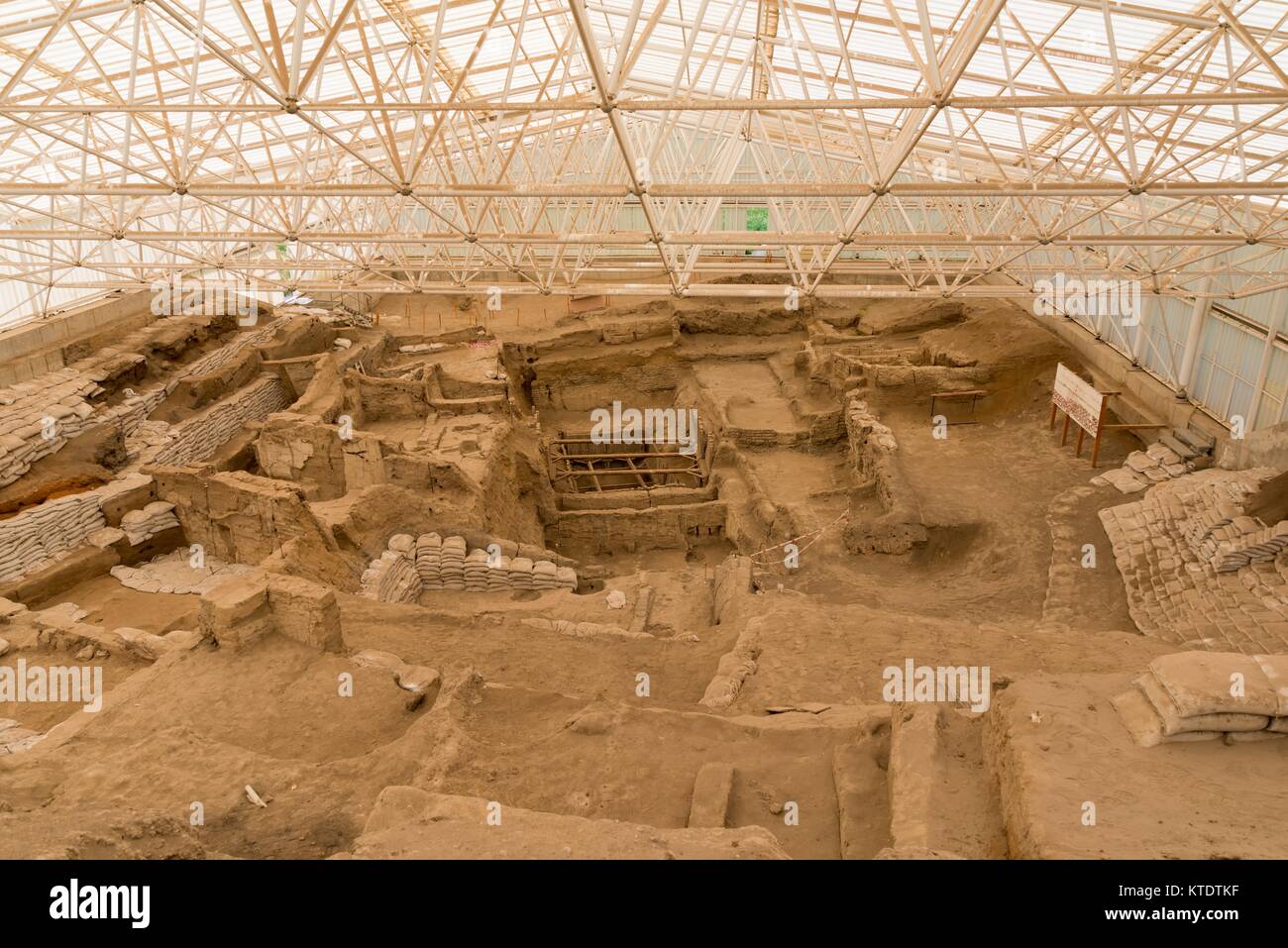 Catalhoyuk was a very large Neolithic and Chalcolithic proto-city ...