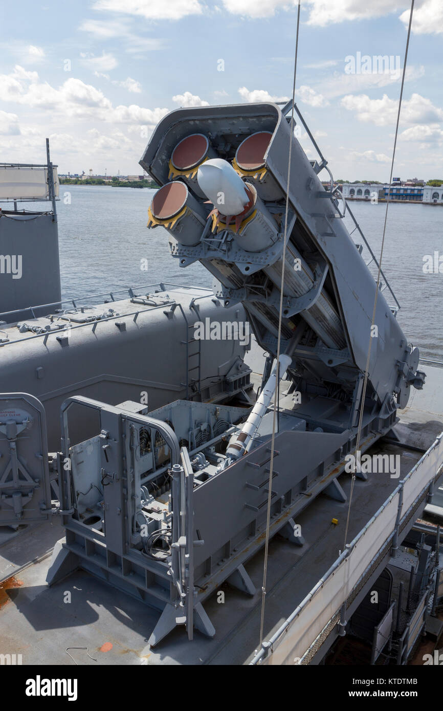 Tomahawk cruise missile hi-res stock photography and images - Alamy