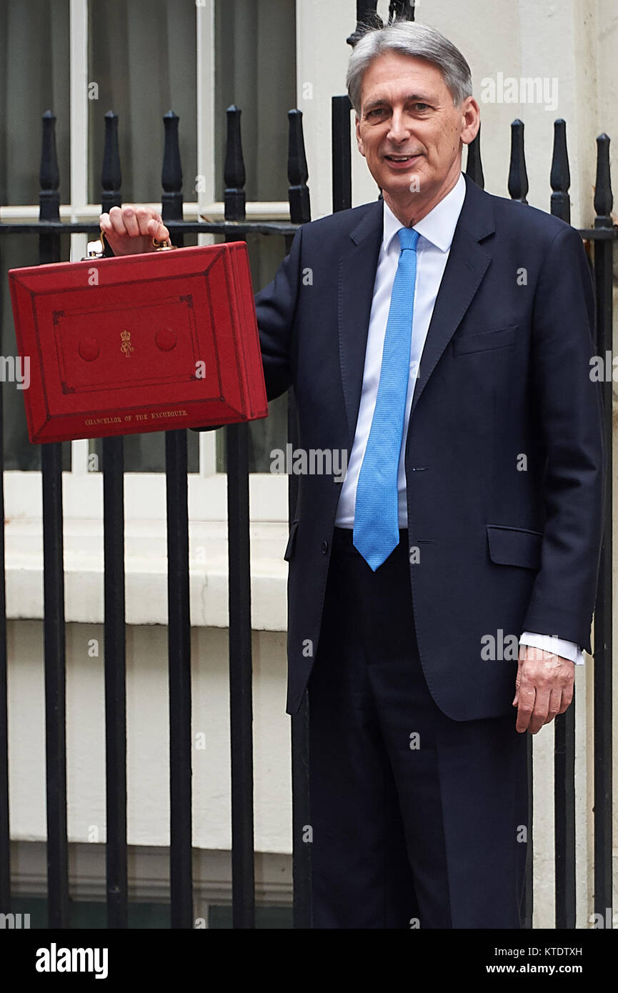 Philip Hammond MP outside Number 11 Downing Street showing the red box ...