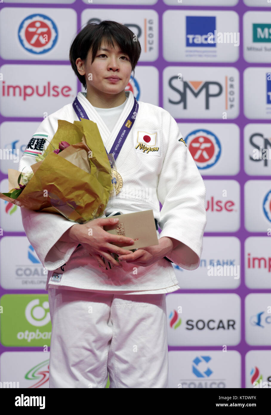 Female gold medalist hi-res stock photography and images - Alamy