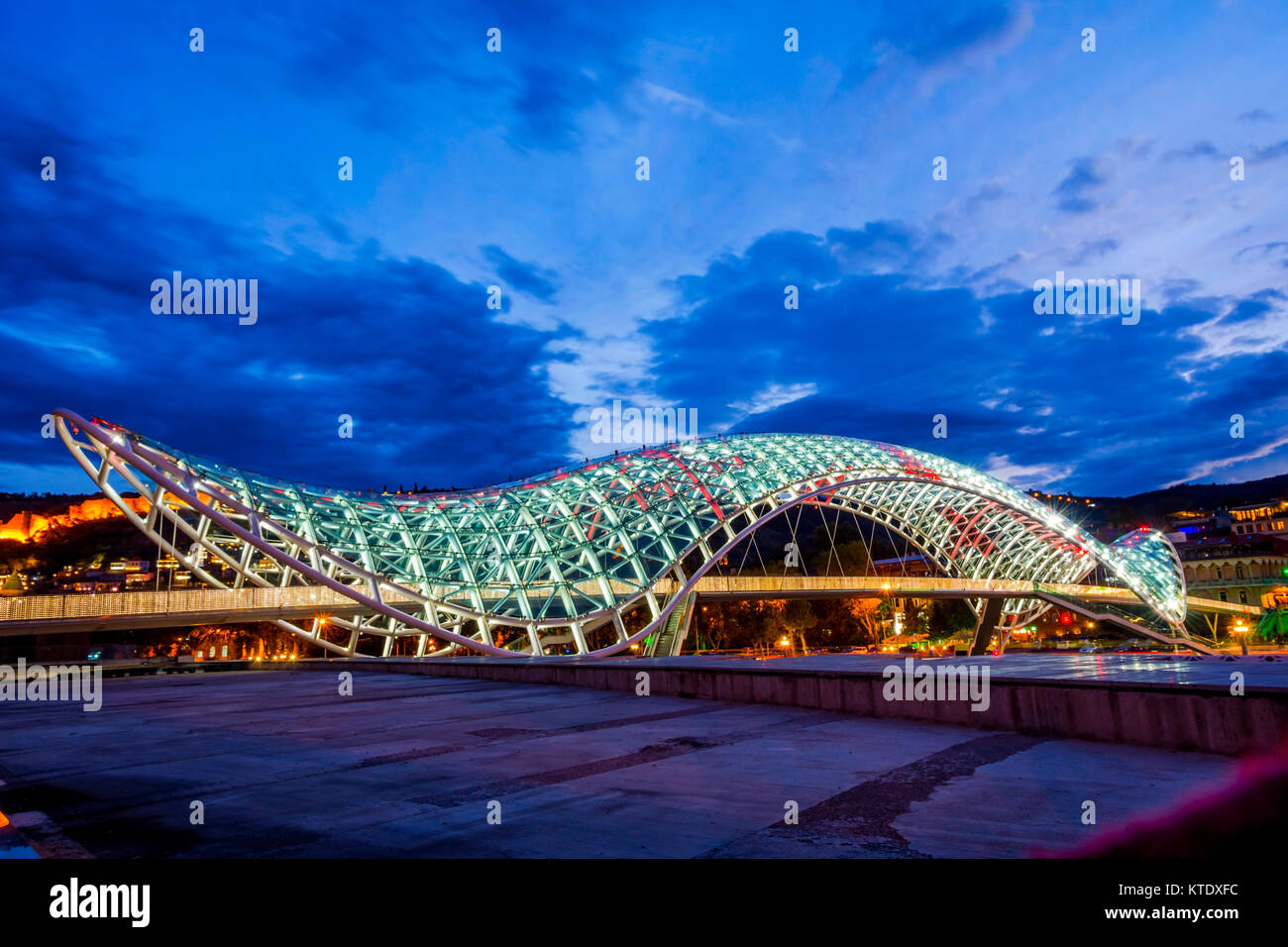 TBILISI, GEORGIA - OCTOBER 14: Illuminated modern bridge Metekhi over ...