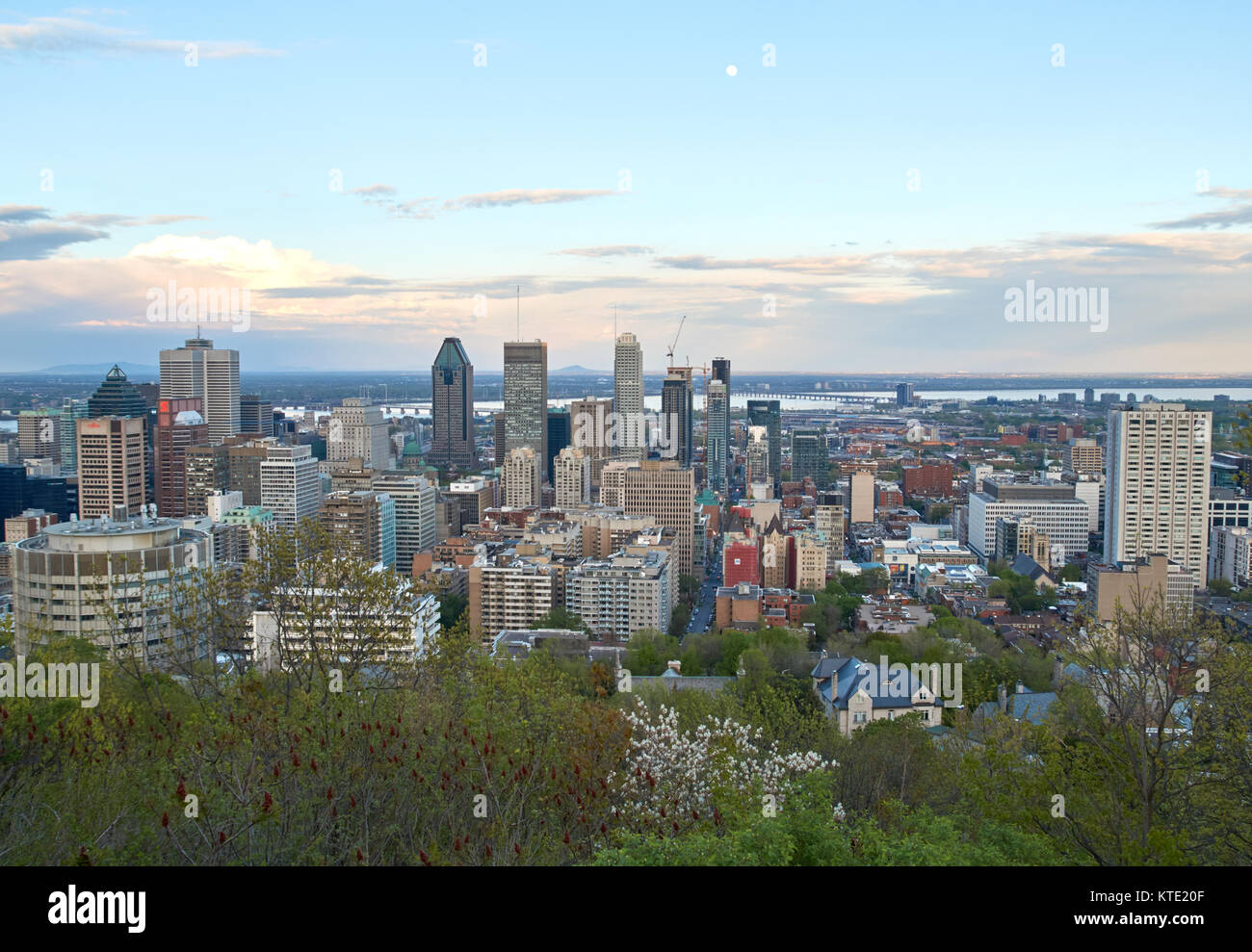 Montreal skyline dusk hi-res stock photography and images - Alamy
