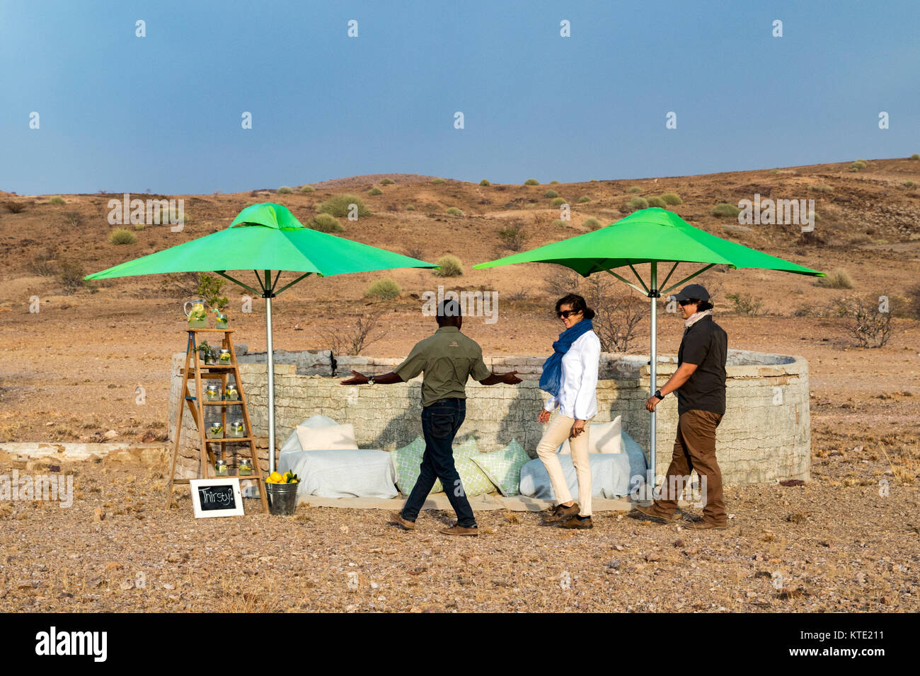 Stand under ladder hi-res stock photography and images - Alamy