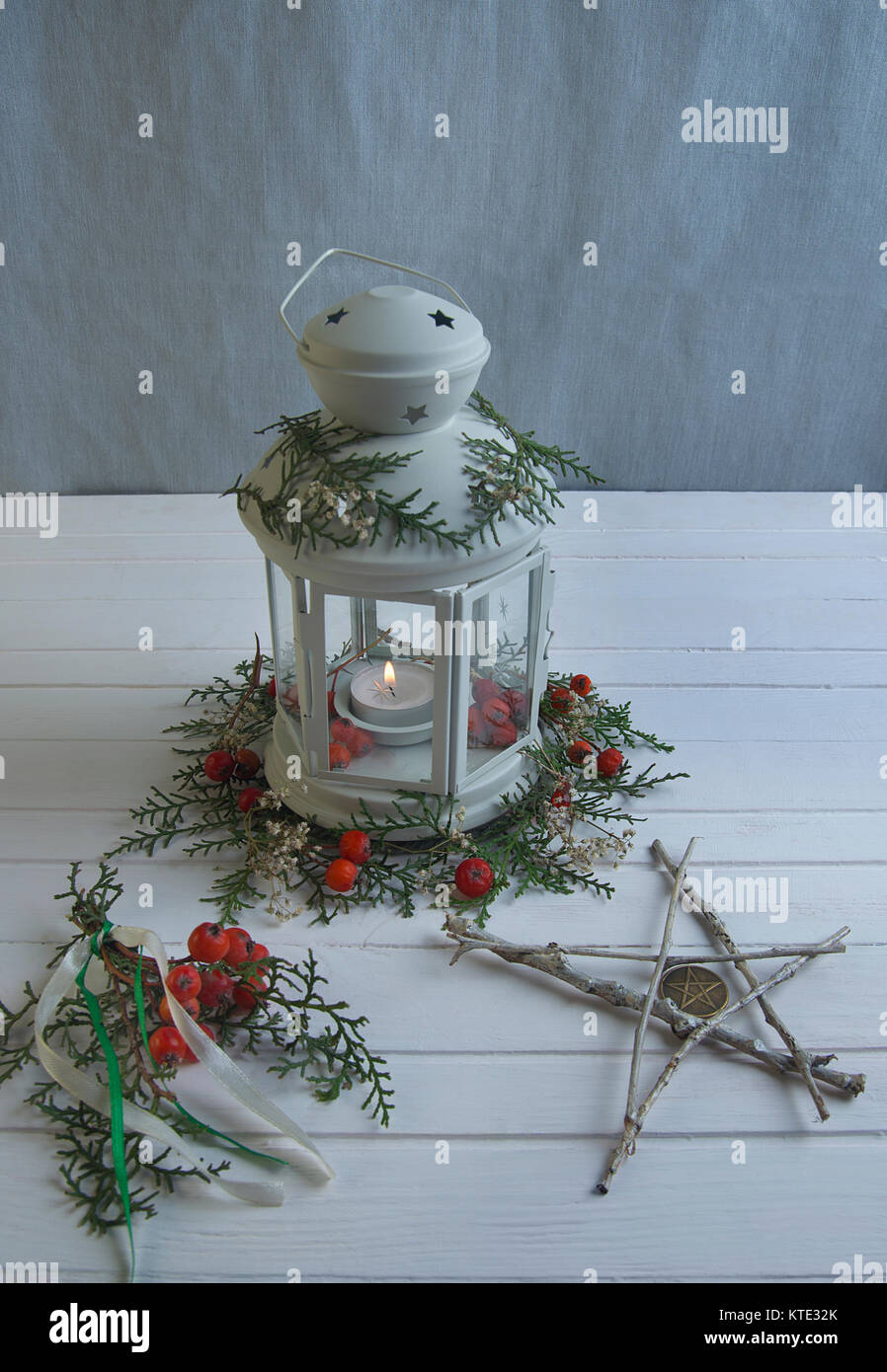 Yule log tradition hi-res stock photography and images - Alamy