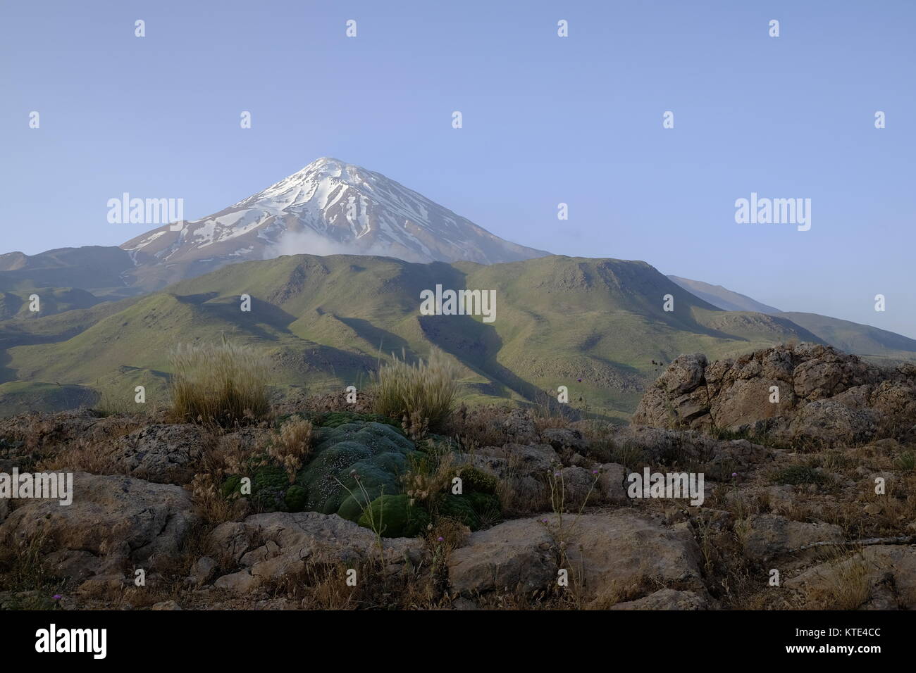 Majestic view of the highest peak in Iran called Mount Damavand Stock ...