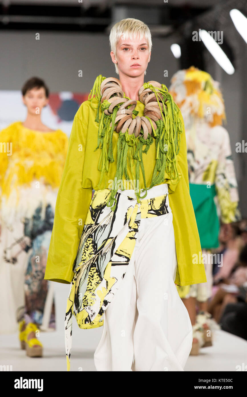 Alice wood hi-res stock photography and images - Alamy