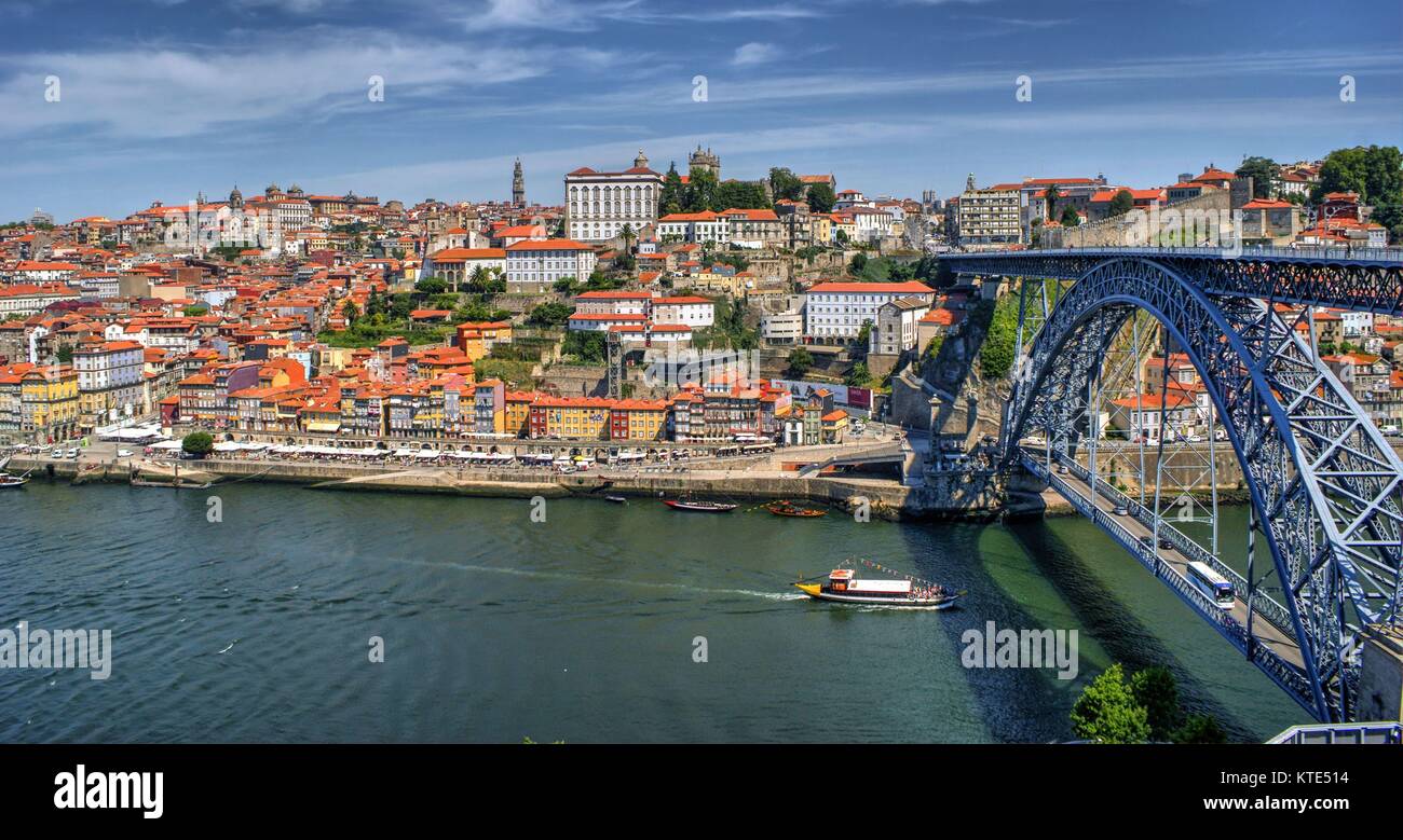 Douro River and Dom Luis I Bridge in Porto, Portugal Stock Photo - Alamy