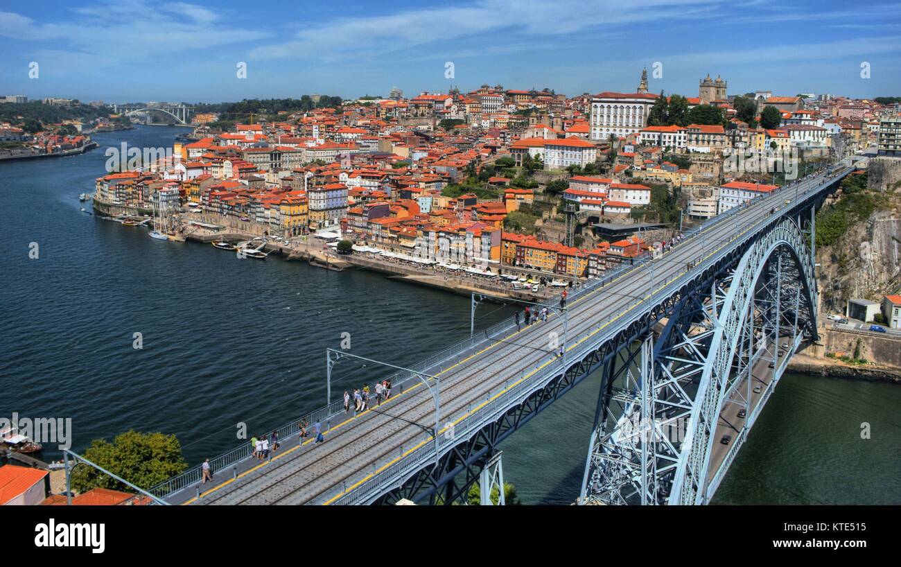 Douro River and Dom Luis I Bridge in Porto, Portugal Stock Photo - Alamy