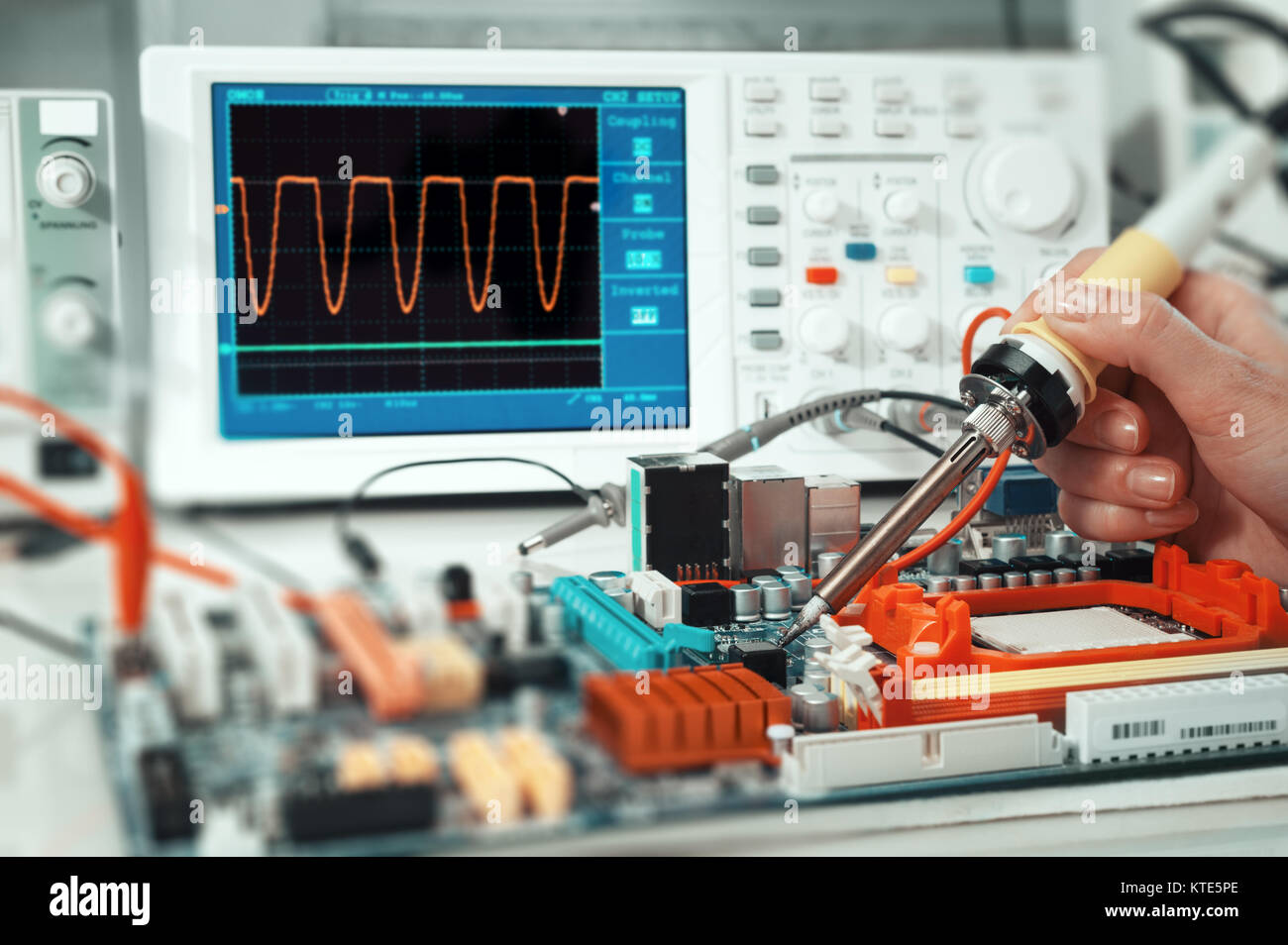 Repair centre electronics hi-res stock photography and images - Alamy