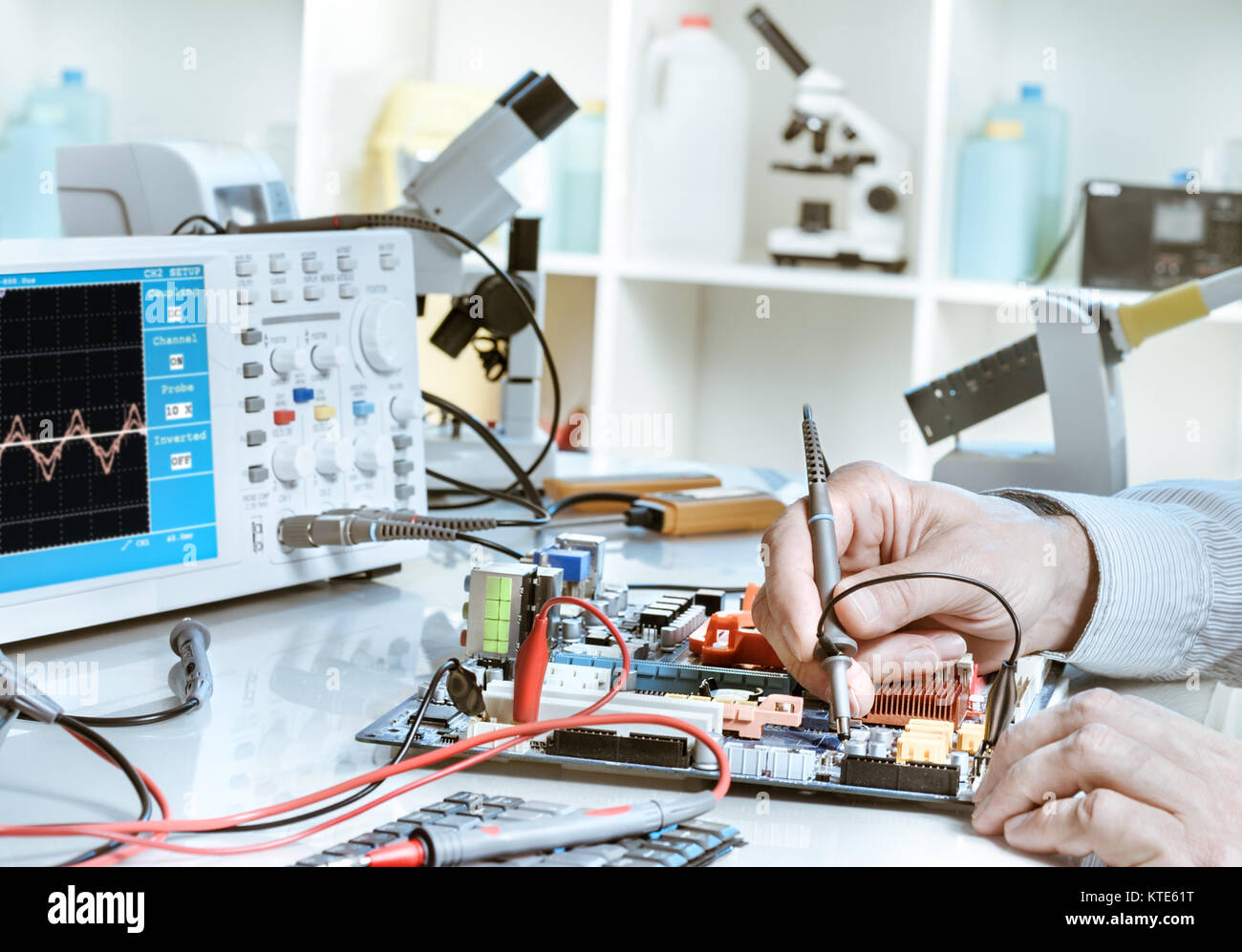Software engineer test hi-res stock photography and images - Alamy