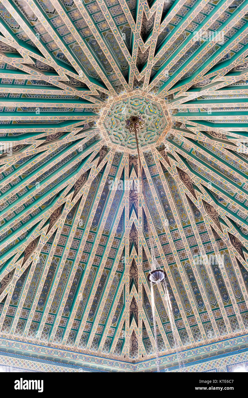 pagoda roof pattern detail Stock Photo - Alamy