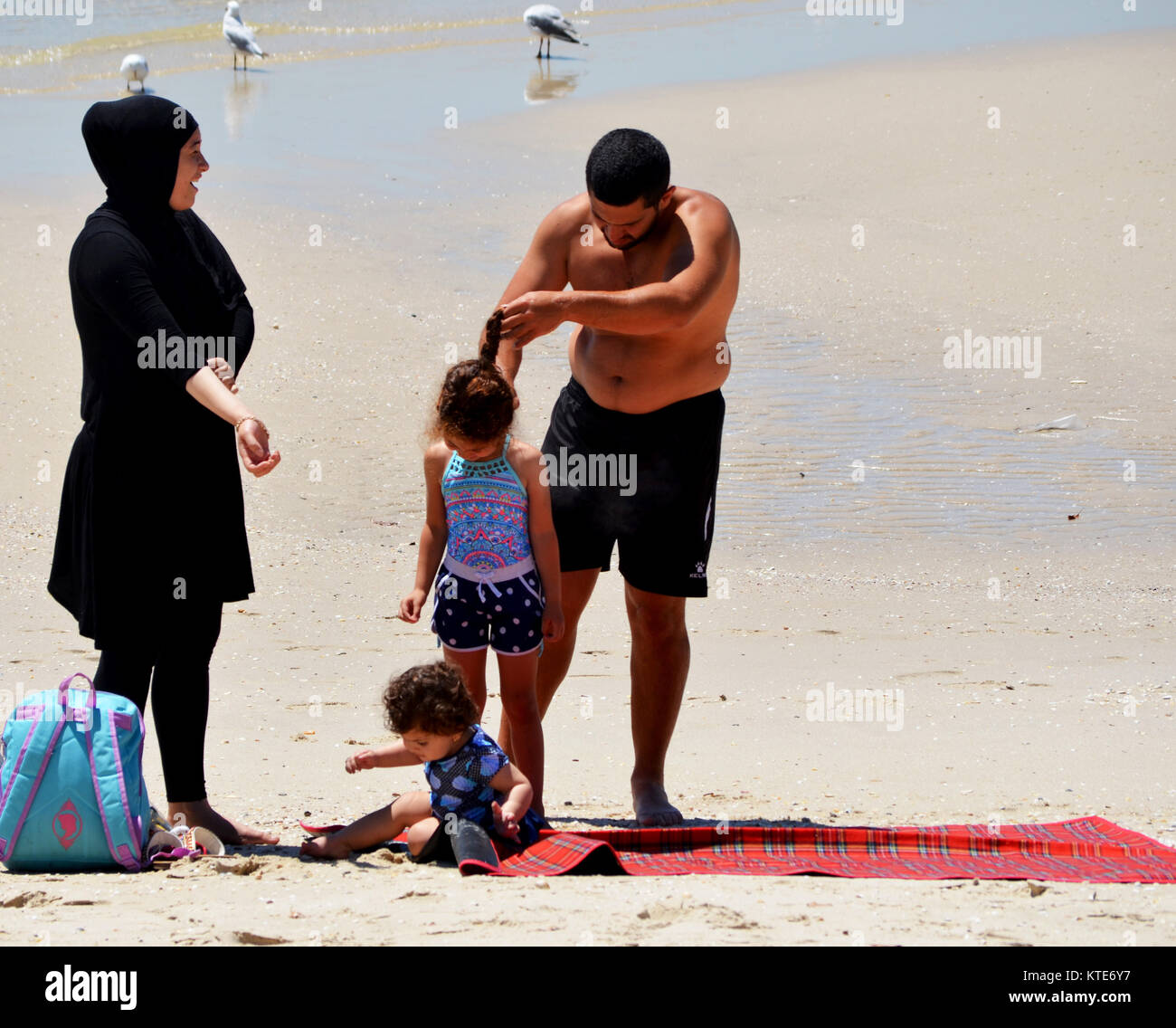 Muslim family picnic hi-res stock photography and images - Alamy