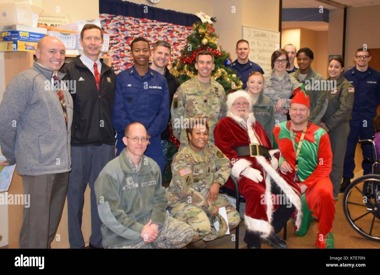 Local service members from the U.S. Army Corps of Engineers, Buffalo ...
