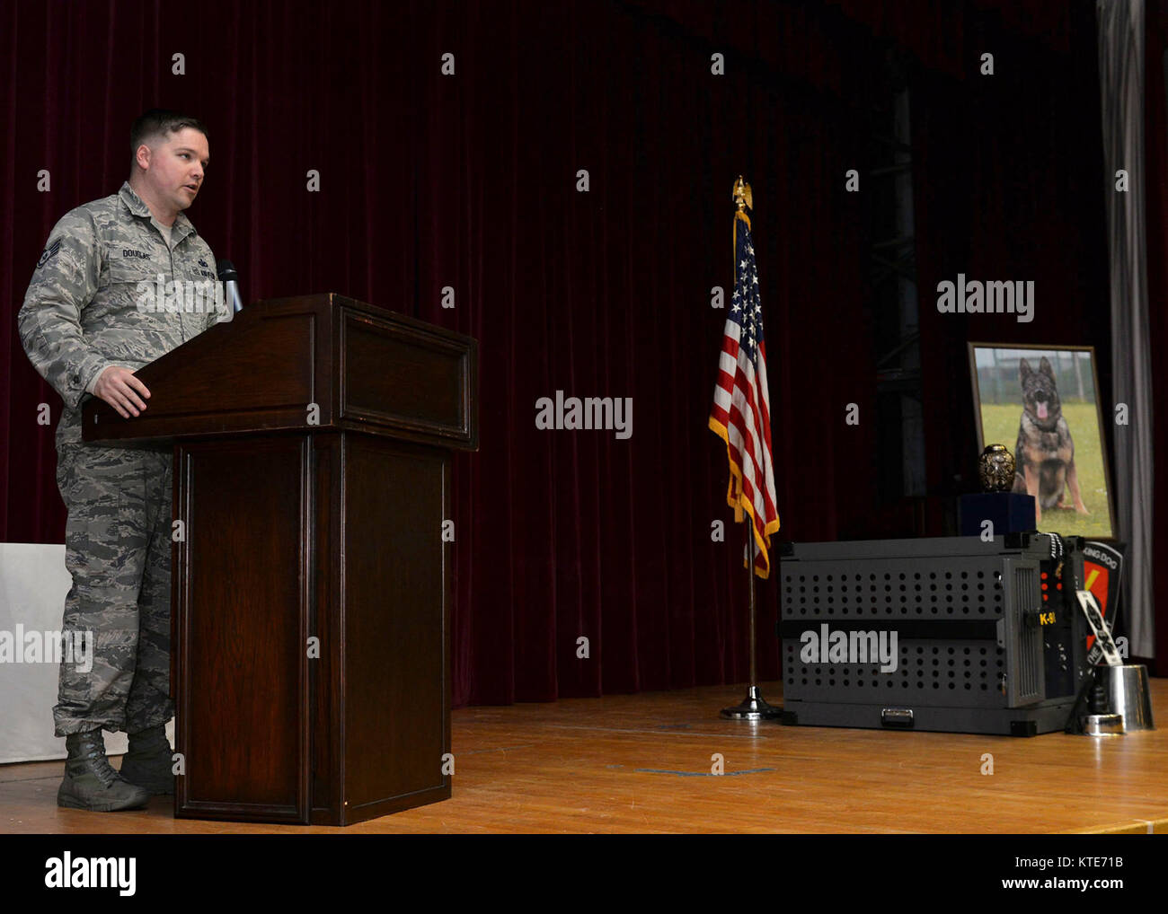 Handler raf hi-res stock photography and images - Alamy